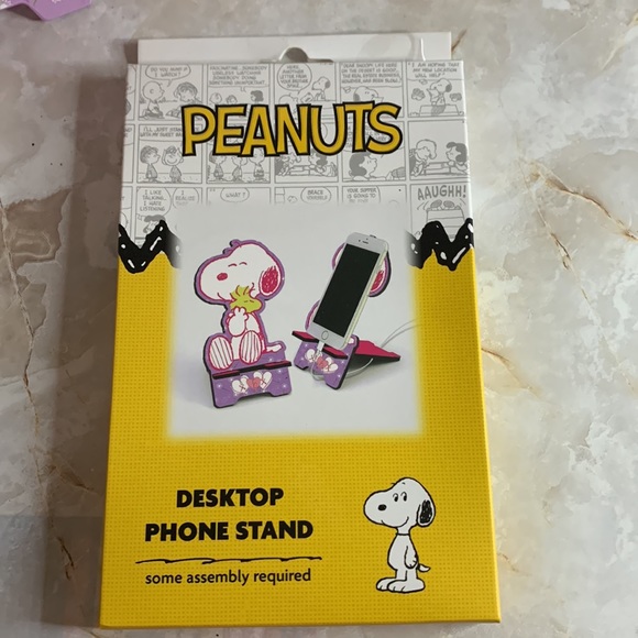Peanuts | Other | Peanuts Desktop Phone Stand | Poshmark